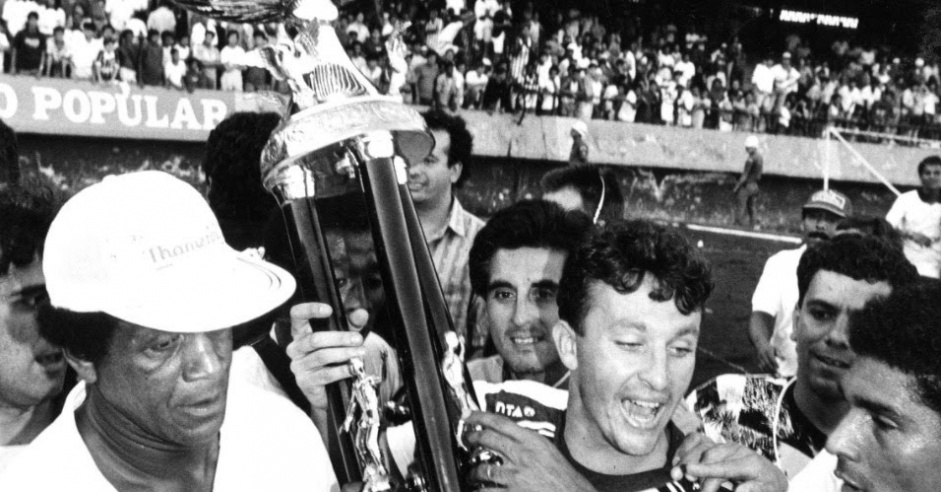 Márcio Bittencourt diz que Corinthians era visto como 'azarão' em 90 e ...