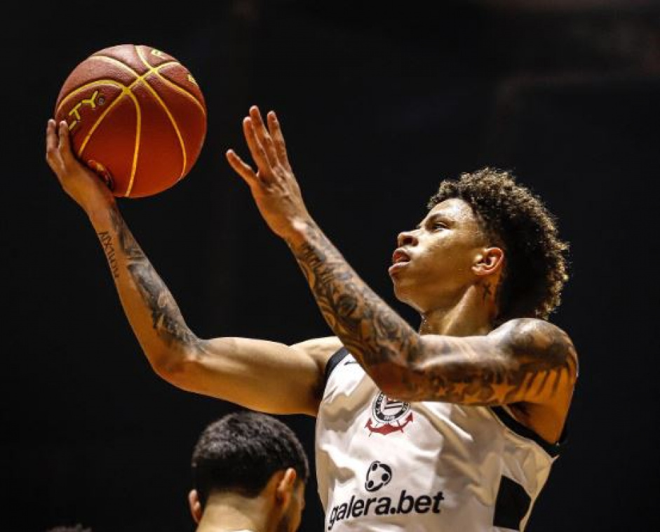 Corinthians enfrenta o Bauru em busca da segunda vitória seguida no ...