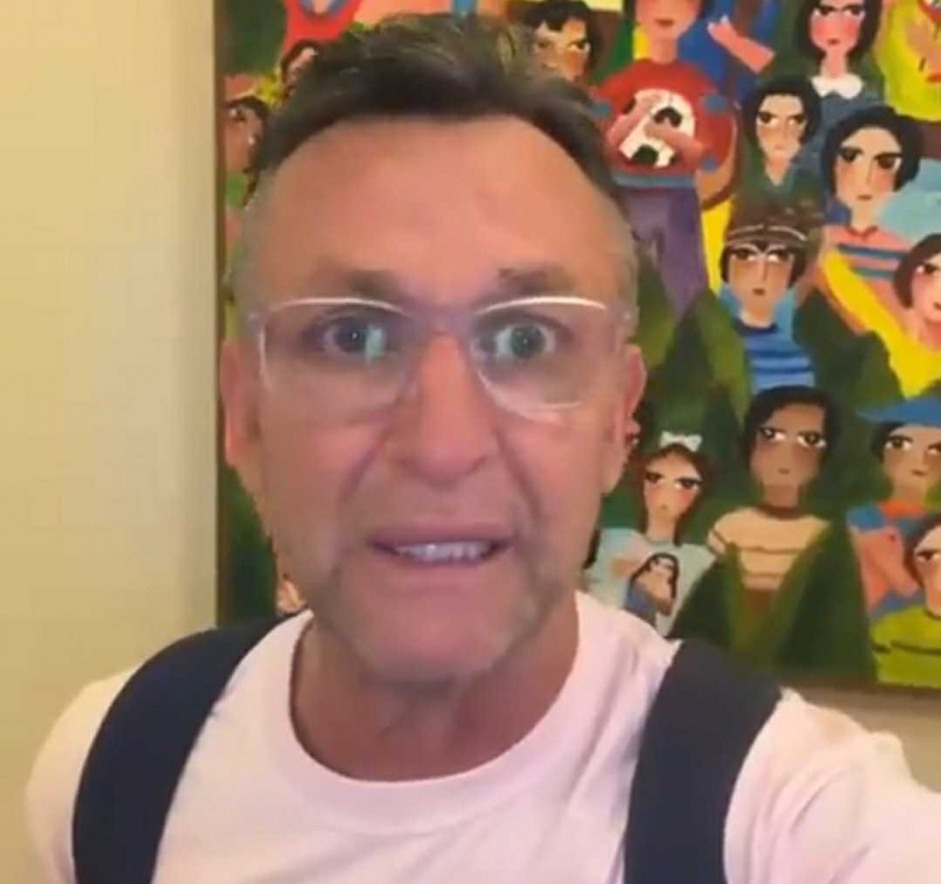 Neto vê time do Corinthians forte, mas pede 'reservas à altura'