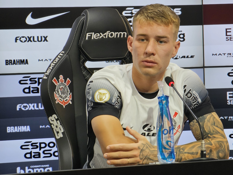 Charles explica escolha pela camisa 8 e revela conversa com ídolo do ...