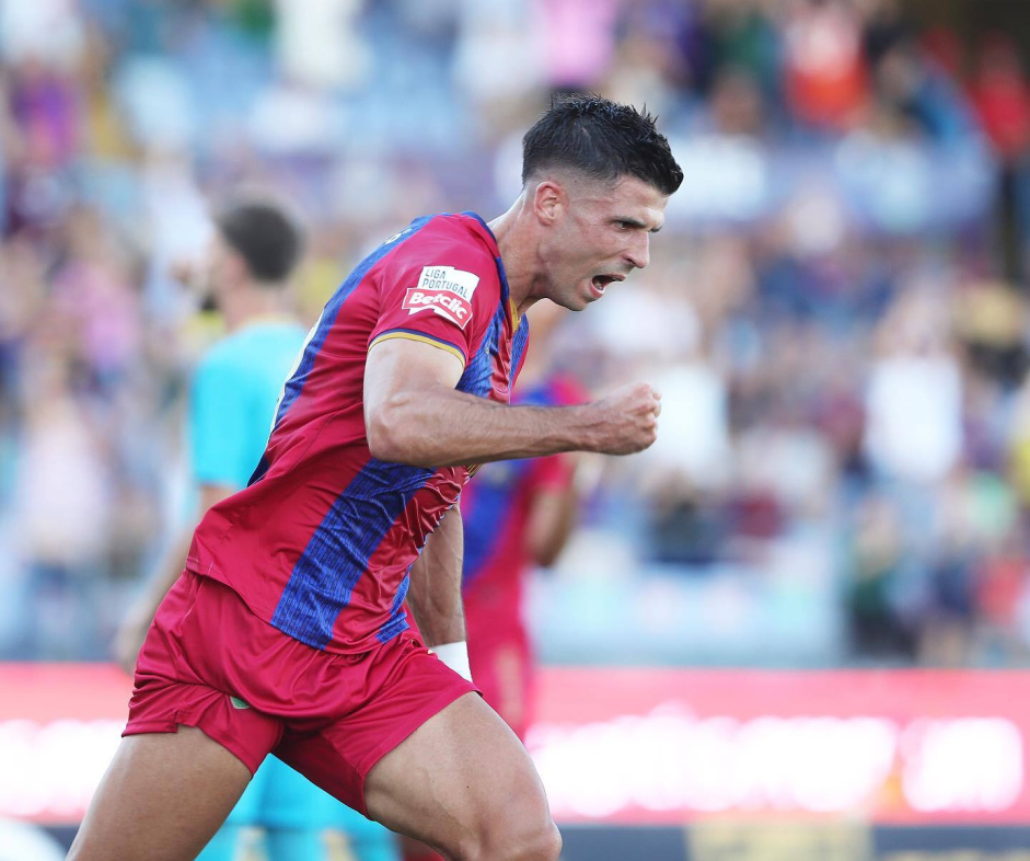 Héctor Hernández chega ao Brasil, faz exames médicos e fica perto de ...