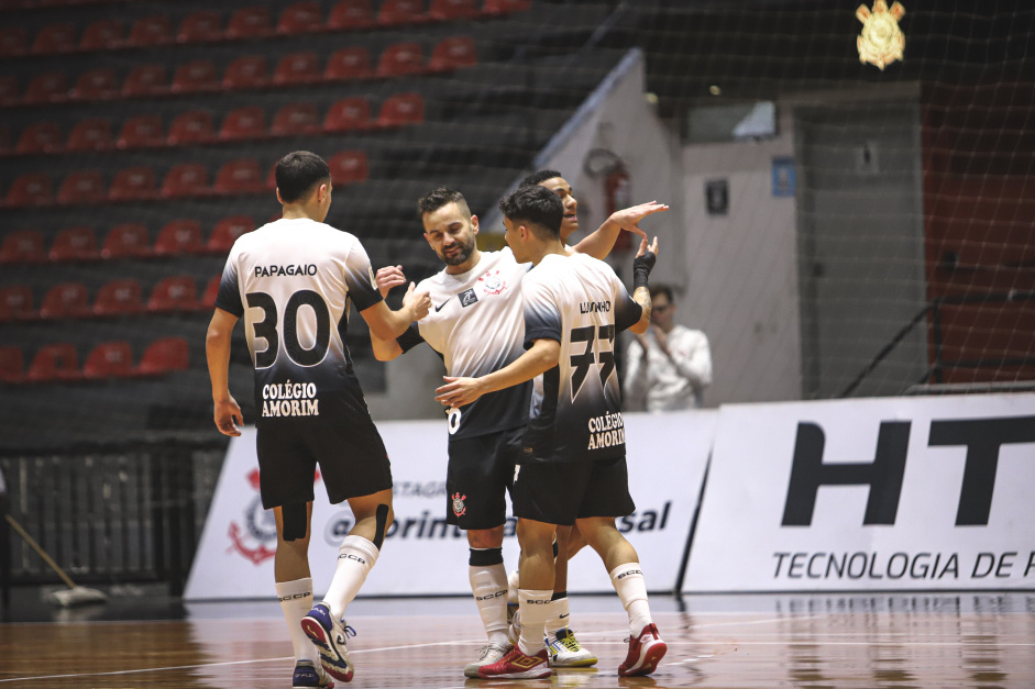 Corinthians visita o Taubaté em busca de manter a boa fase na LNF ...