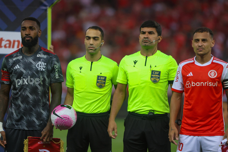 Árbitro estreia em jogos do Corinthians na partida contra o Vasco; confira a escala completa