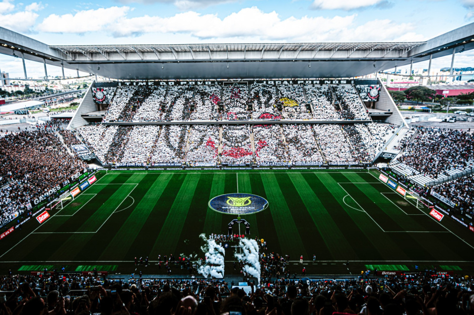 Torcida do Corinthians exibe o 34º mosaico da história da Neo Química ...