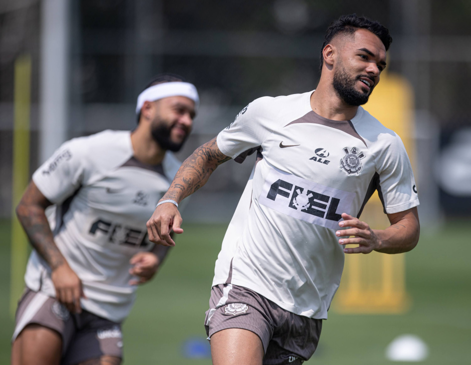 Raniele revela brincadeiras do elenco do Corinthians e resenha ...