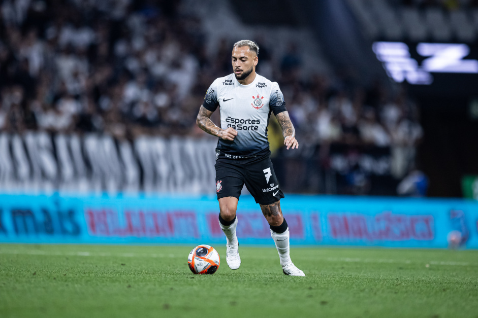 Maycon recebe primeiros minutos em campo após longa recuperação no ...