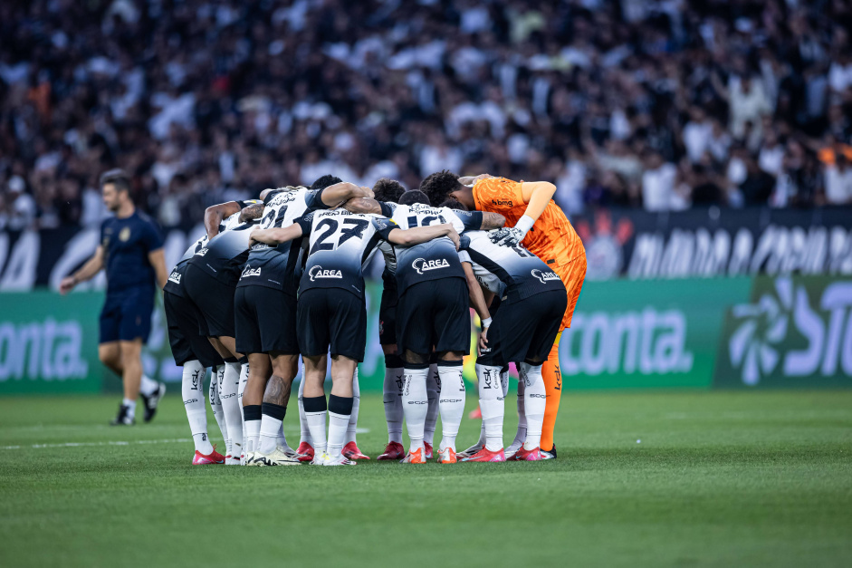 Corinthians divulga escalação com mudanças para enfrentar o Barcelona ...