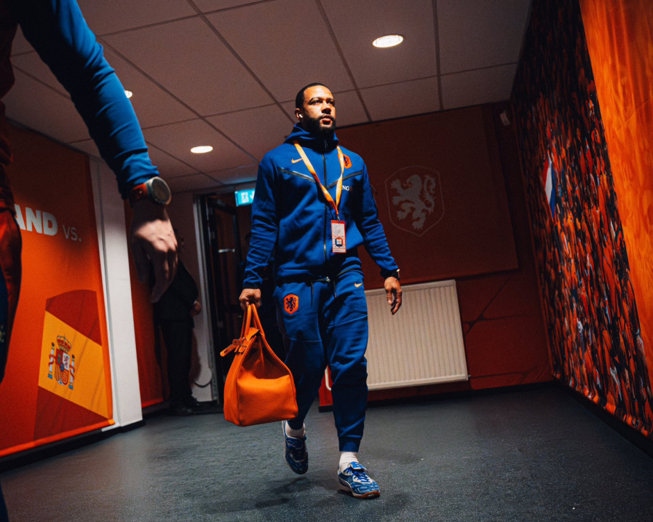 Memphis Depay é convocado pela seleção da Holanda enquanto trata lesão ...