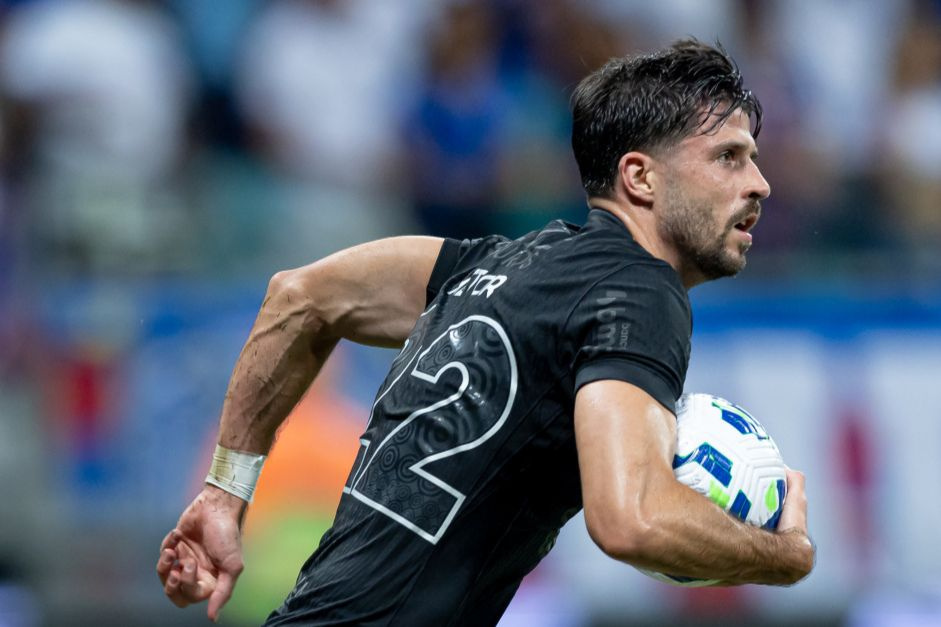 Héctor Hernández quebra hiato de mais de 60 anos ao marcar primeiro gol pelo Corinthians; entenda