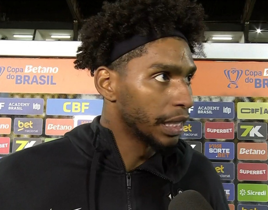 Hugo Souza elogia defesa do Corinthians e revela primeiras impressões ...