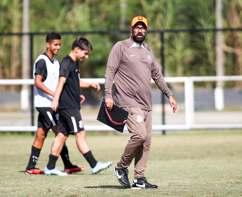 Corinthians finaliza preparação para duelo direto pela liderança do ...
