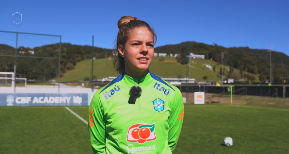 Goleira da base do Corinthians fala sobre experiência de treinar com a ...