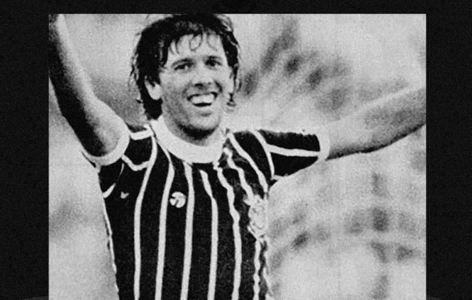 Volante do time da Democracia Corinthiana, Paulinho morre aos 68 anos