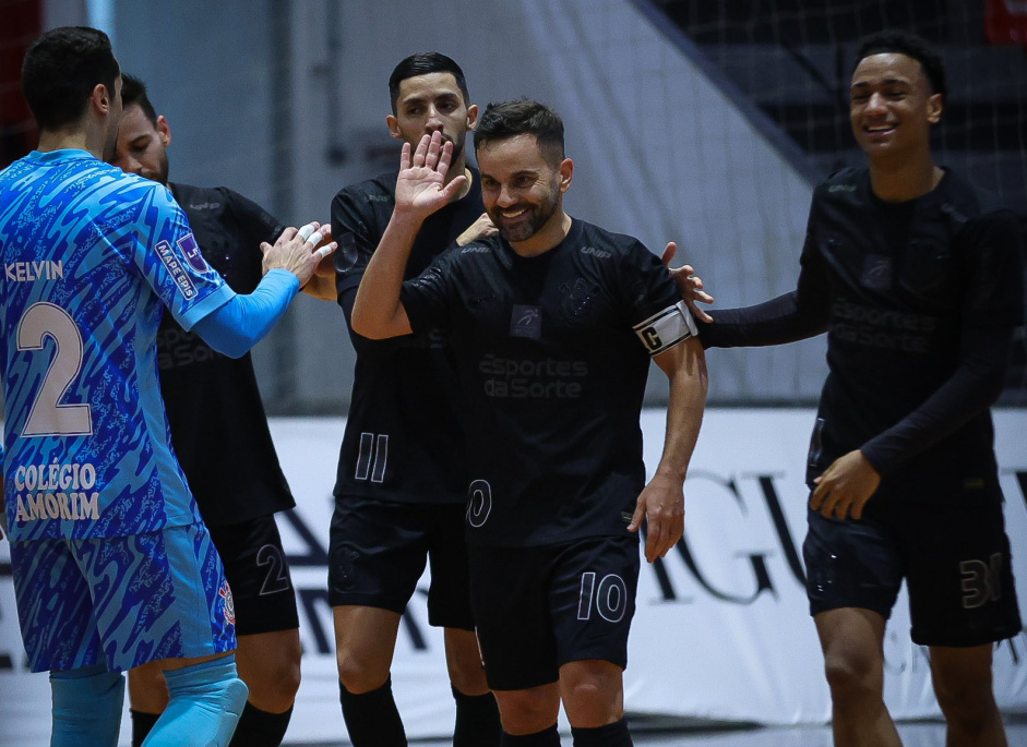 Corinthians enfrenta a Ferroviária Pinda no jogo de ida das semis do ...