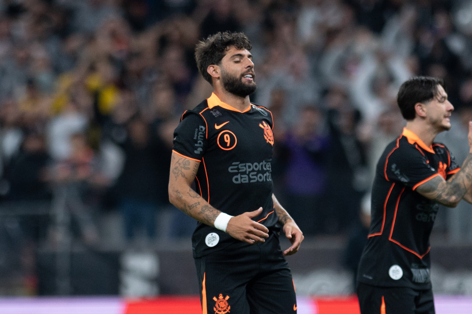 Ídolo do Corinthians defende banco para Yuri Alberto e Rodrigo Garro em ...