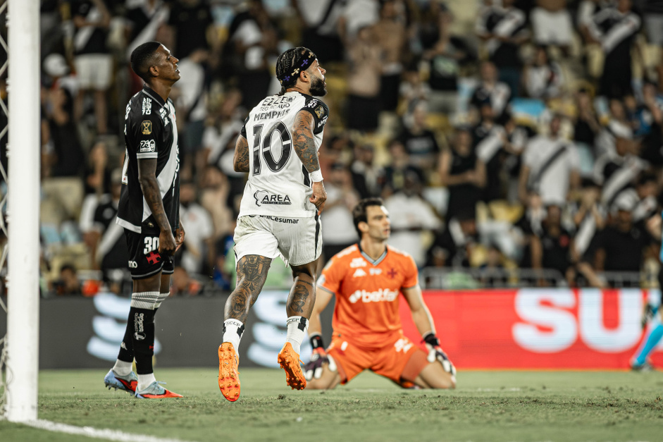 Memphis Depay elogia elenco do Corinthians e contesta desconfiança após ...