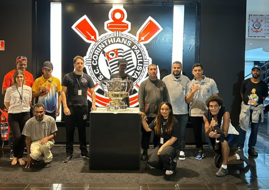 Corinthians recebe Centro de Acolhida da Barra Funda em visita ...