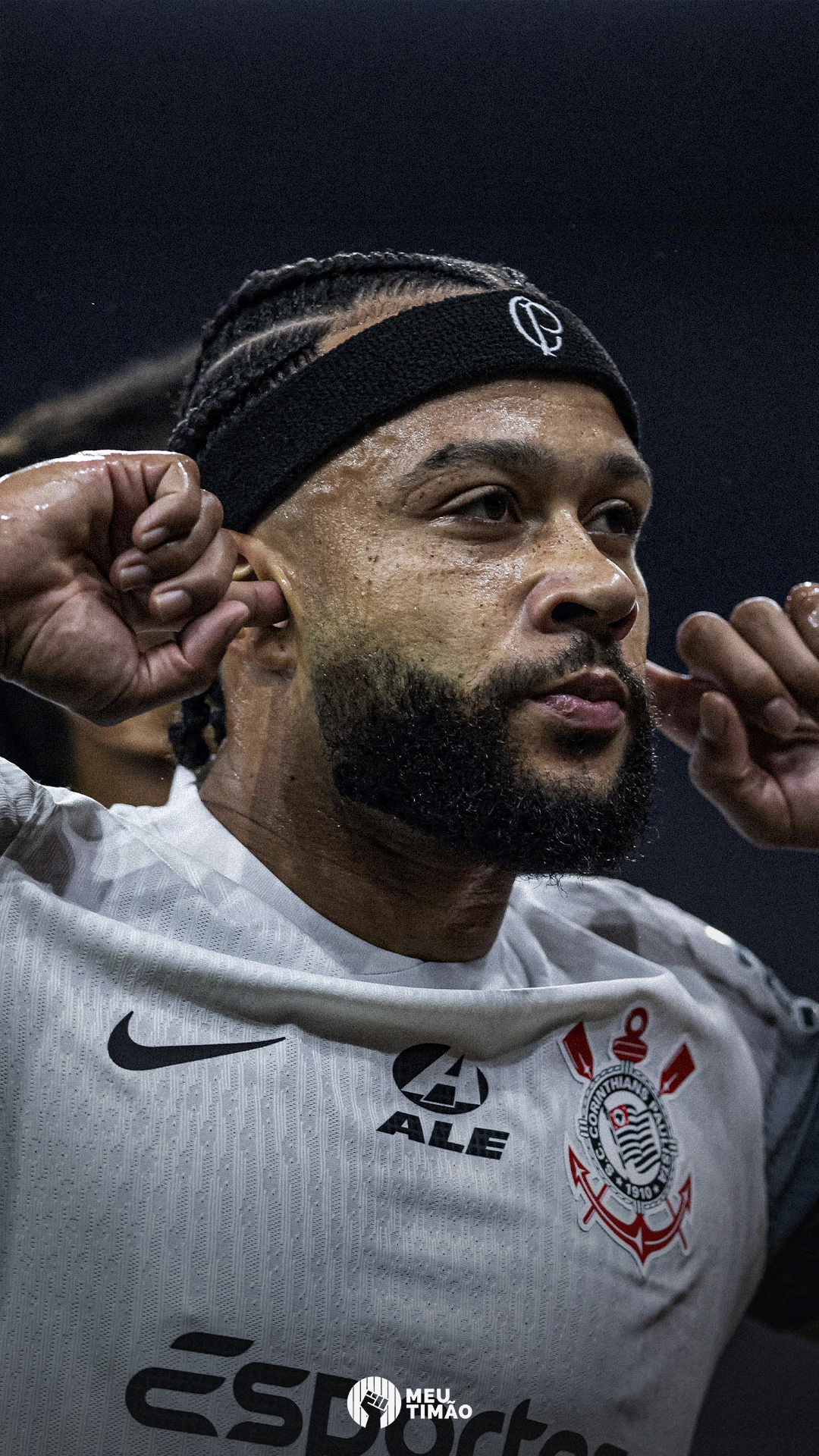 Fundo de tela do Corinthians: Memphis Depay comemorando gol pelo ...