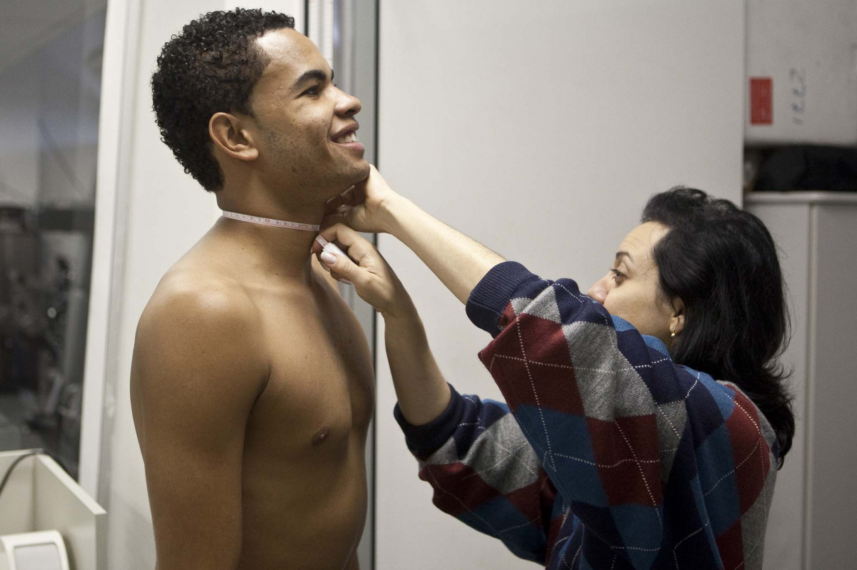 Dentinho faz avaliação fisica com a nutricionista Christine Neves antes ...