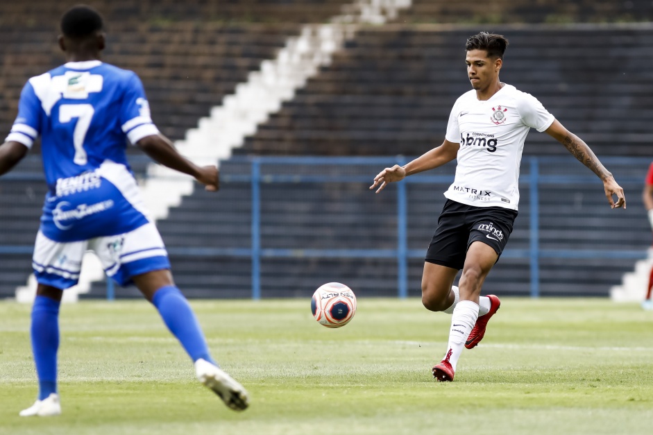 Bryan durante vitória sobre o Taubaté pelo Campeonato Paulista Sub-20