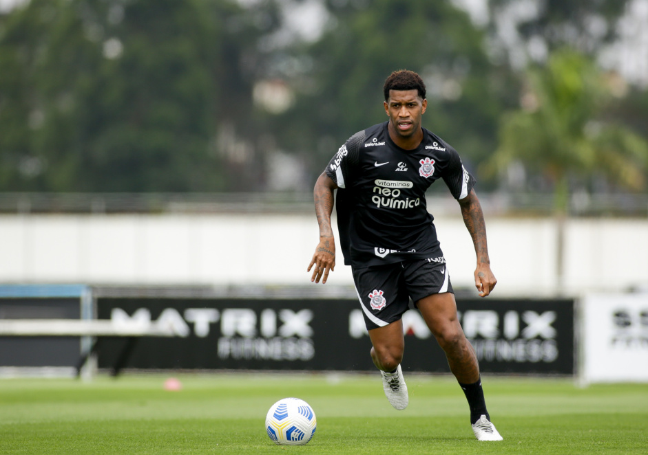 Gil segue rotina de treinamentos no CT do Corinthians, Dr. Joaquim Grava