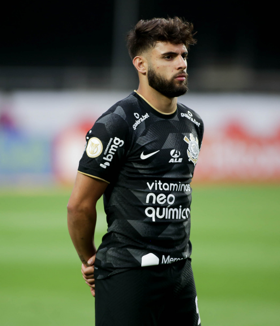 Yuri Alberto durante o hino do Brasil