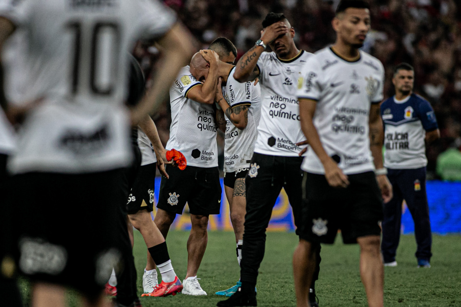 Elenco do Corinthians após derrota para o Flamengo