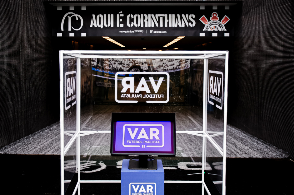 Cabine do VAR na Neo Química Arena