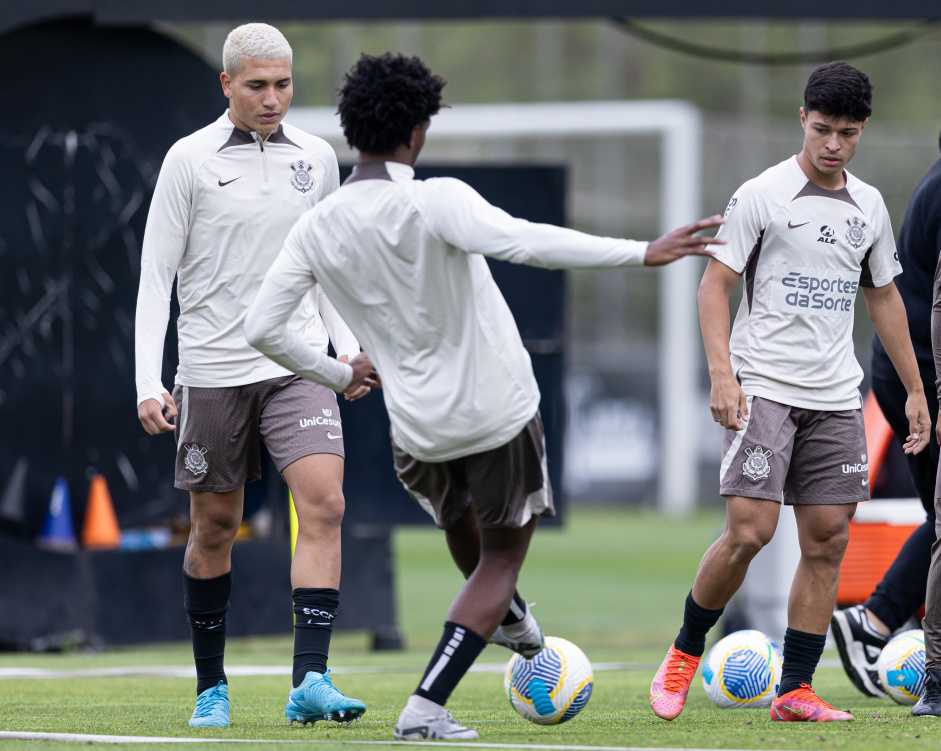 William, Talles Magno e Caipira no treinamento