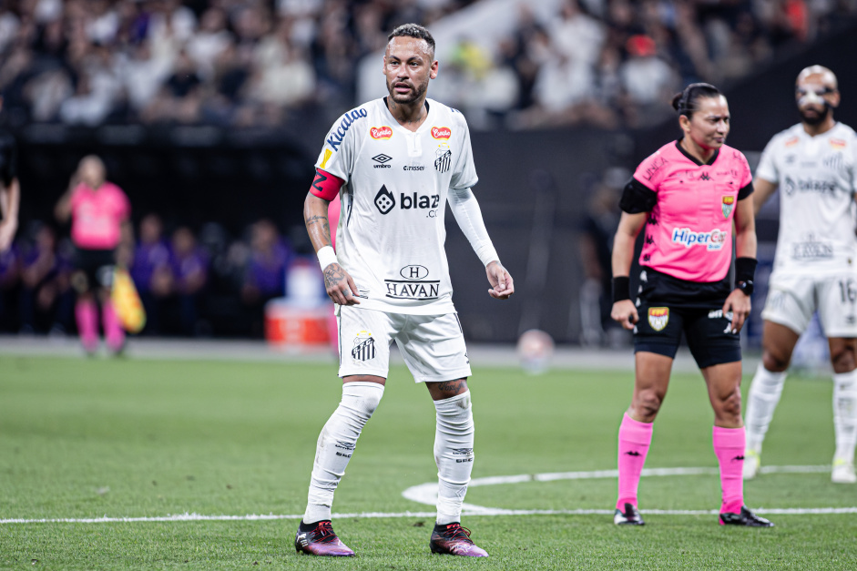 Neymar em jogo contra o Corinthians pelo Paulistão