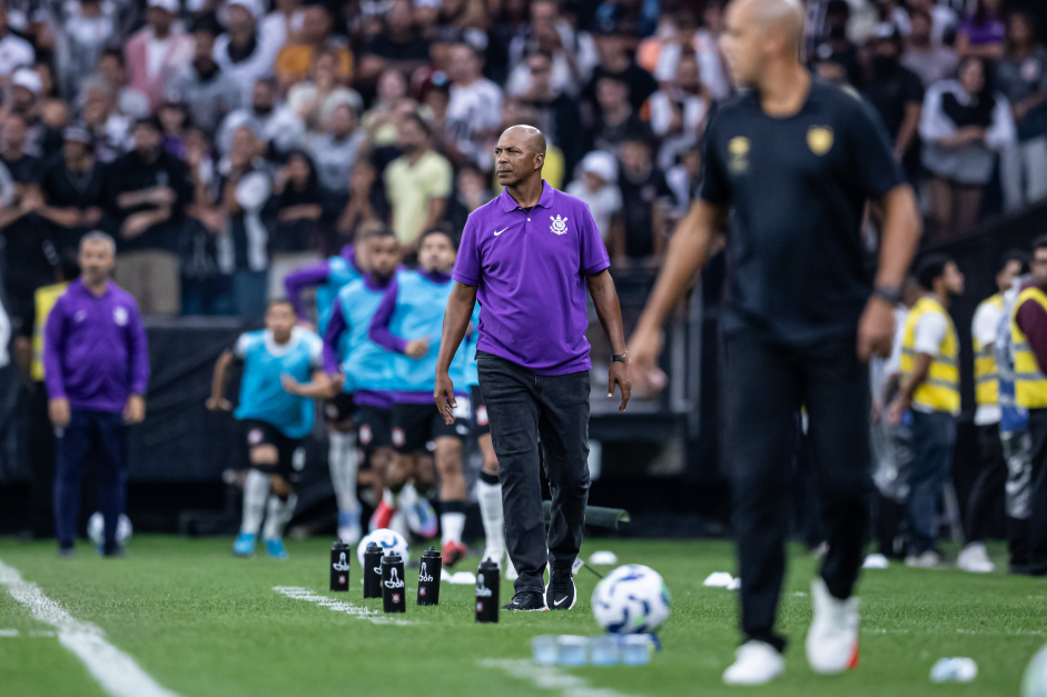 Orlando Ribeiro como interino do Corinthians