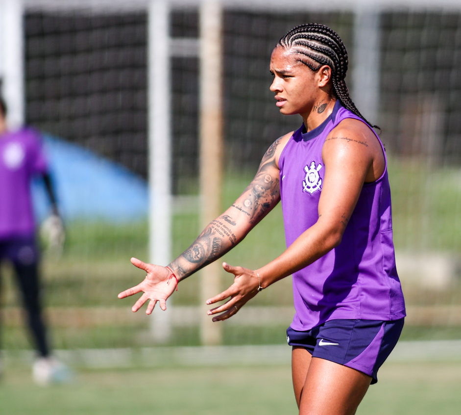 Gisela Robledo durante treino do Corinthians