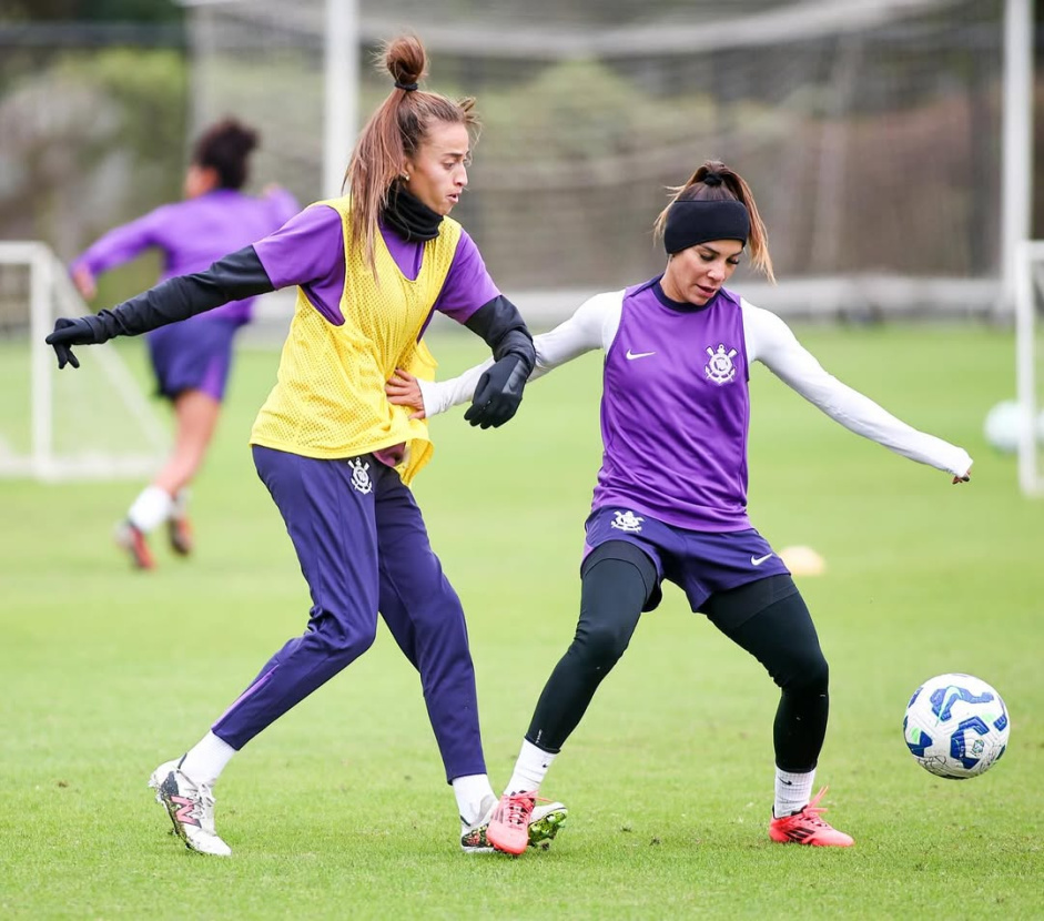 Ariel Godoi e Paulinha durante treino do Corinthians