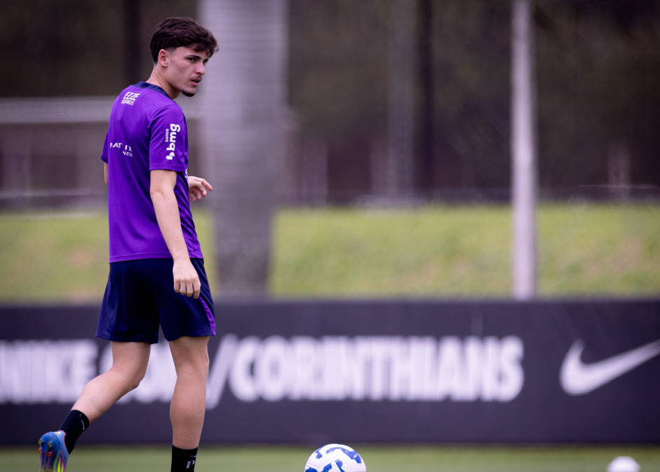 Breno Bidon em treinamento do Corinthians